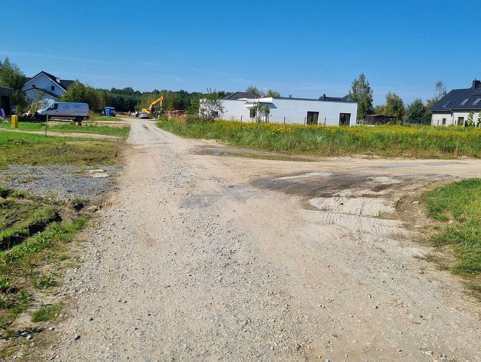 Trwa budowa nowych dróg na osiedlu Piaski w Ujeździe. Do kiedy będą gotowe?